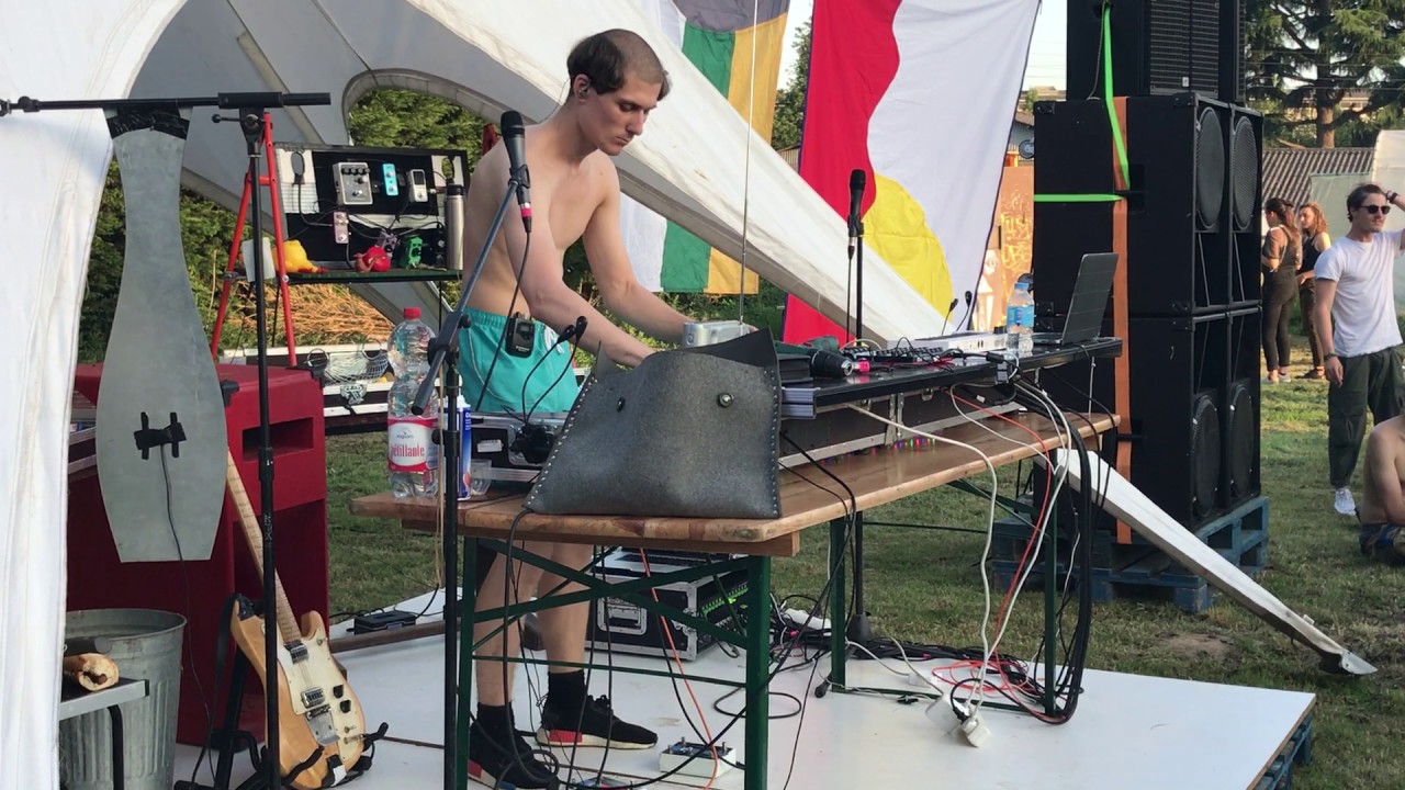 Jacques publie 125 morceaux sur Soundcloud ! - Hands UP électro