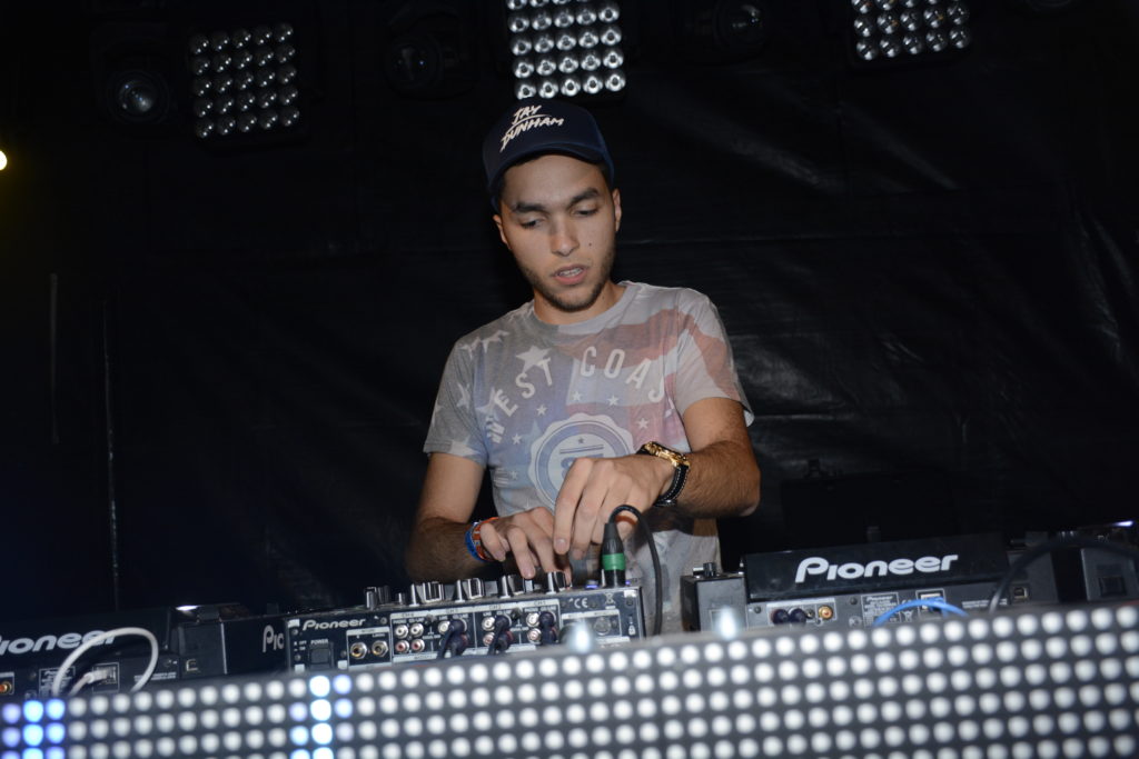 JAY DUNHAM - CRITIQUE (SANS MERCI RECORDS) - Hands UP électro