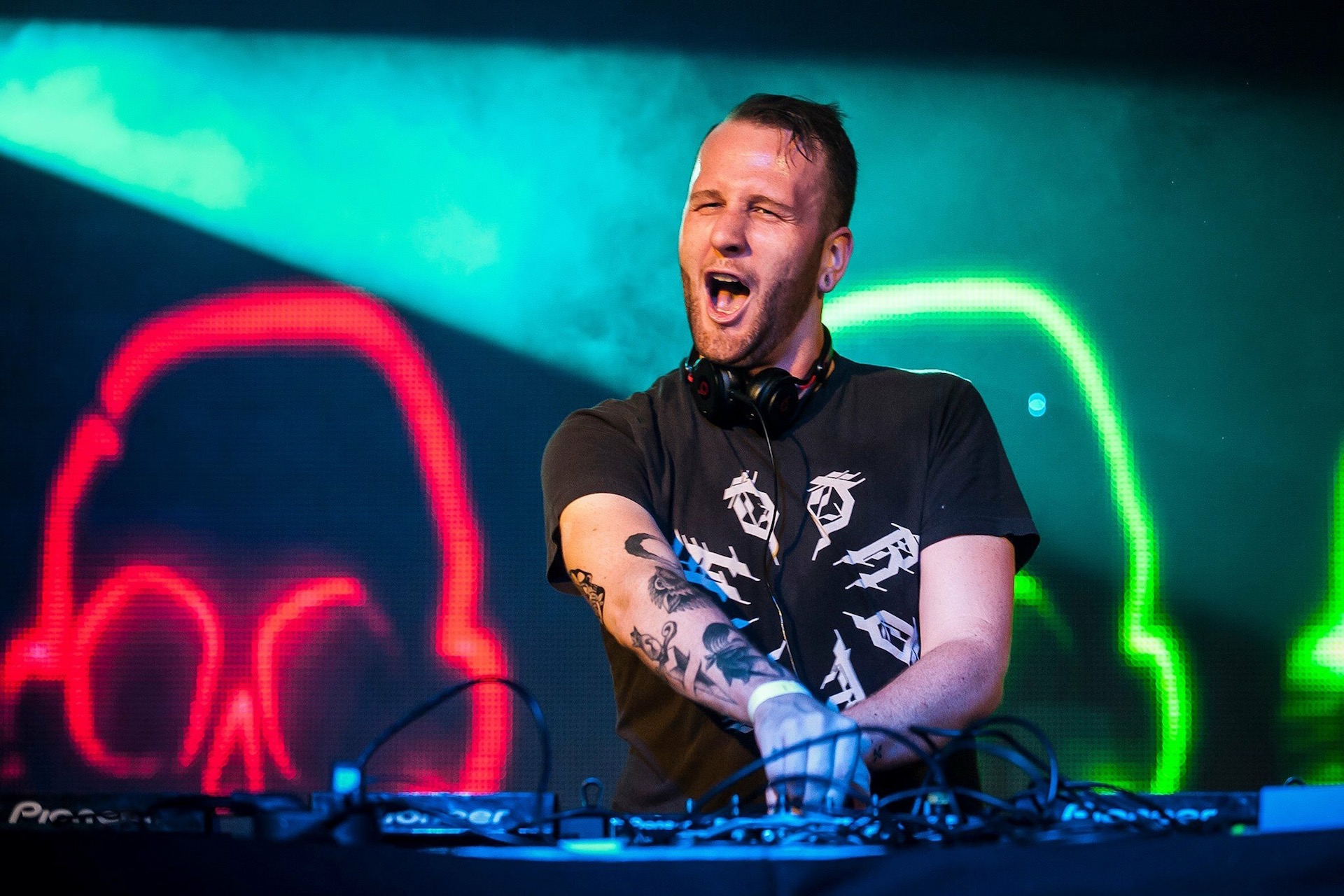 Zomboy- Lone Wolf - Hands UP électro