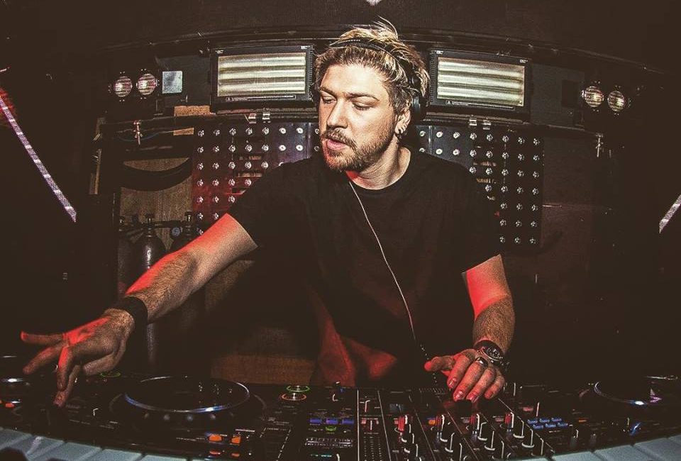 Mosimann - Outside The Box, la renaissance - Hands UP électro