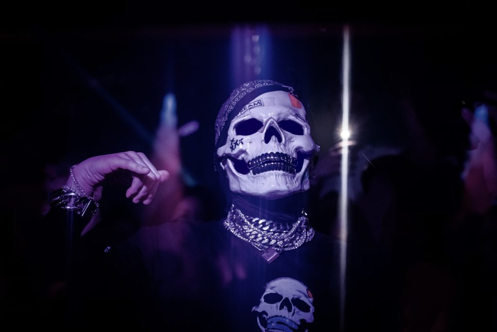 Vladimir Cauchemar remixe le phénomène TikTok Kostromin ! - Hands UP ...