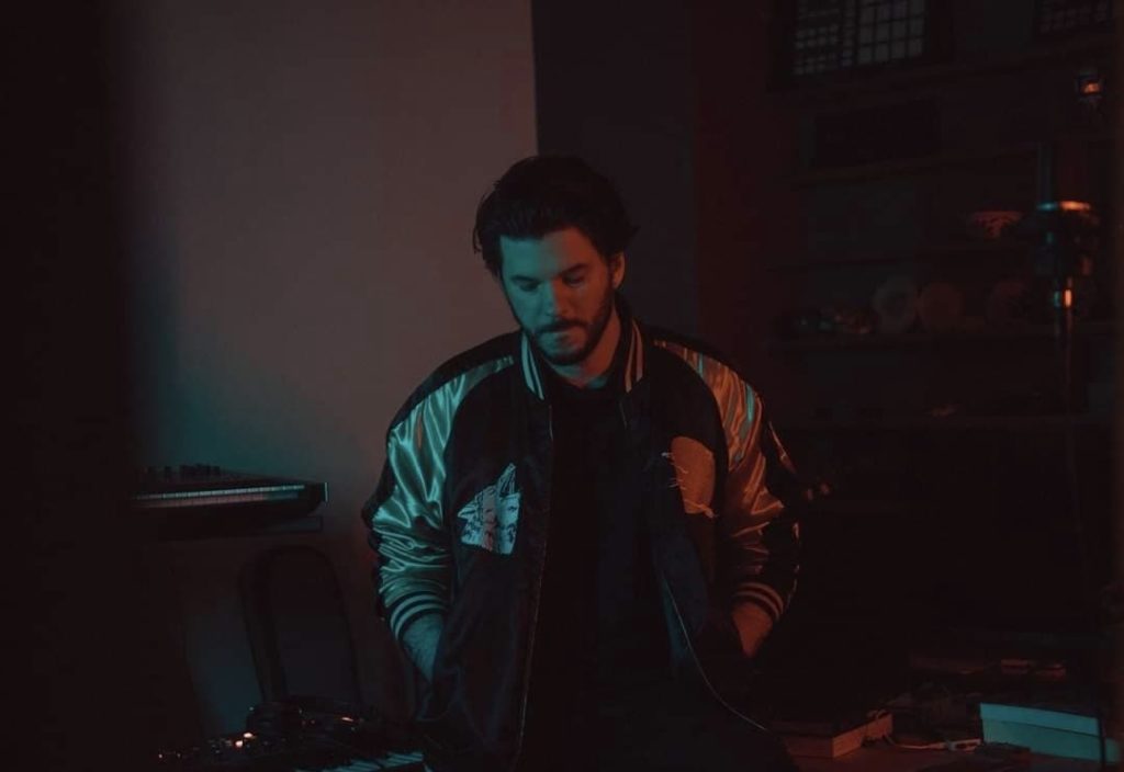 Fakear sort un mini film autour de "Everything Will Grow Again" - Hands ...