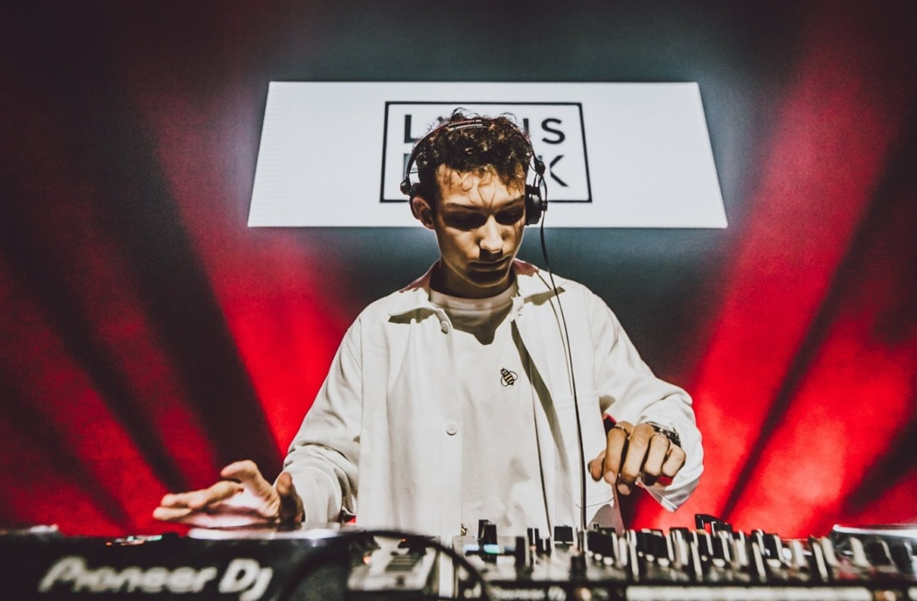 Louis Bekk sort son nouveau titre "When You Say Go" ! - Hands UP électro