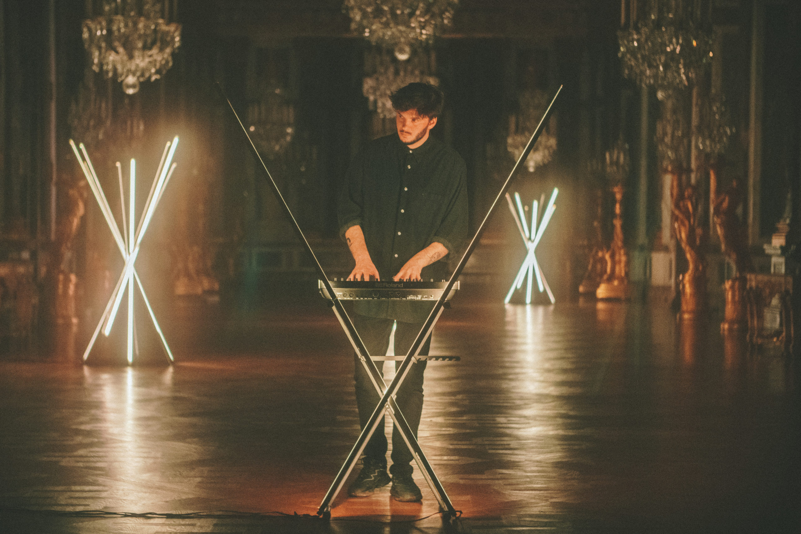 Fakear sort son nouveau morceau "Palace of a Time" ! - Hands UP électro