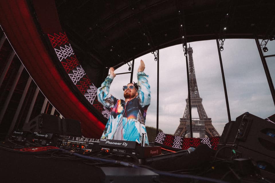 Aazar sort son propre remix de "The Carnival" et c'est fou ! - Hands UP ...