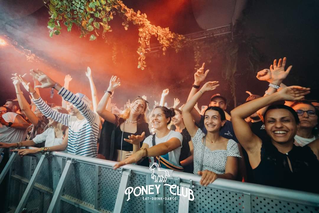 Toulouse : le Poney Club fait son retour dans un lieu inedit ! - Hands ...