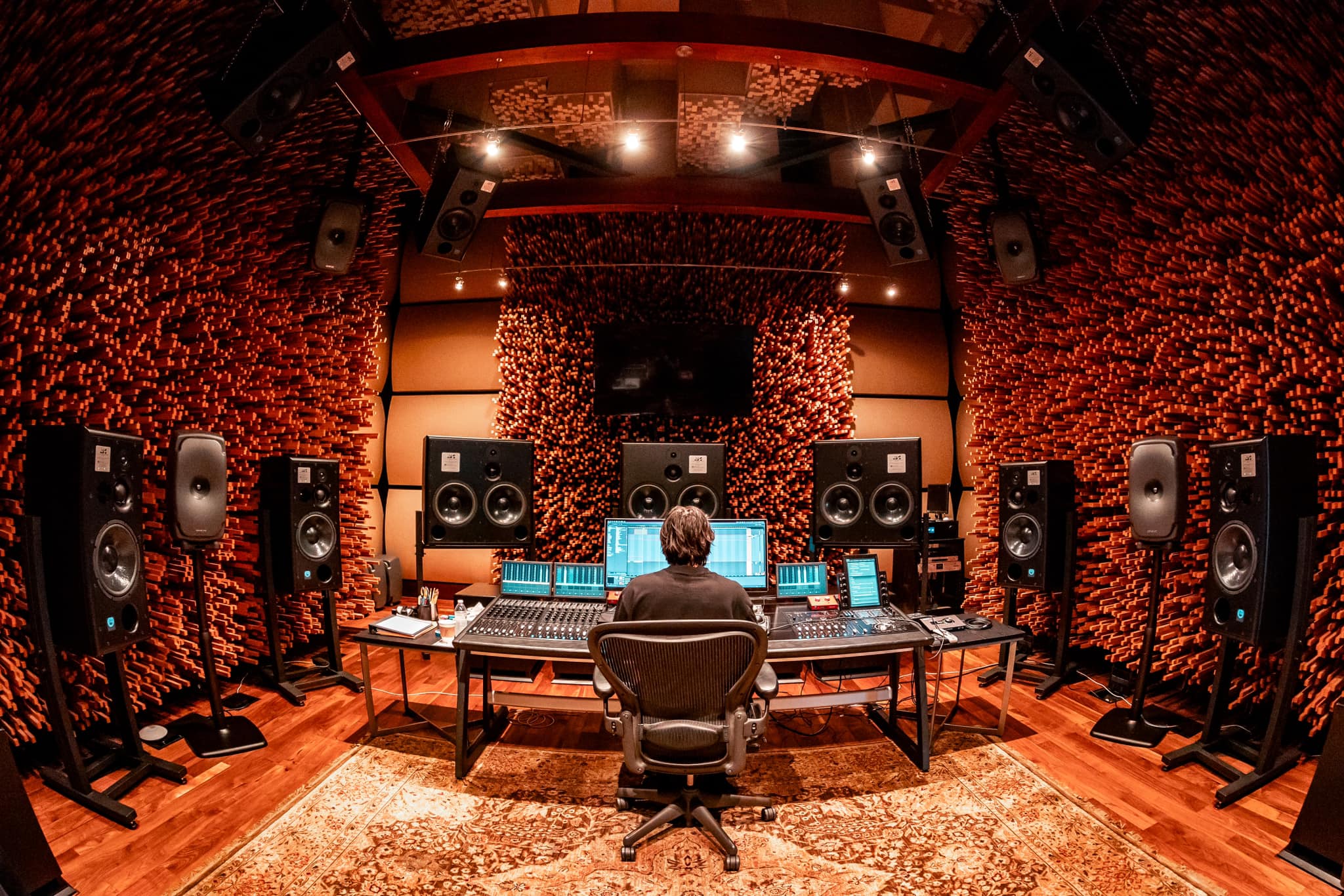 Découvrez « Antagonist », le nouvel album d'Apashe ! - Hands UP électro