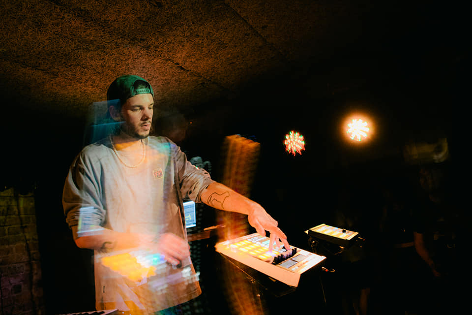 Fakear revient (déjà) avec un nouvel album : Hypertalisman ! - Hands UP ...