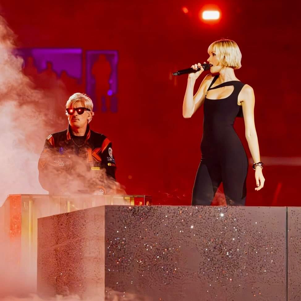 La version de "Nightcall" avec Angèle enfin dispo ! - Hands UP électro