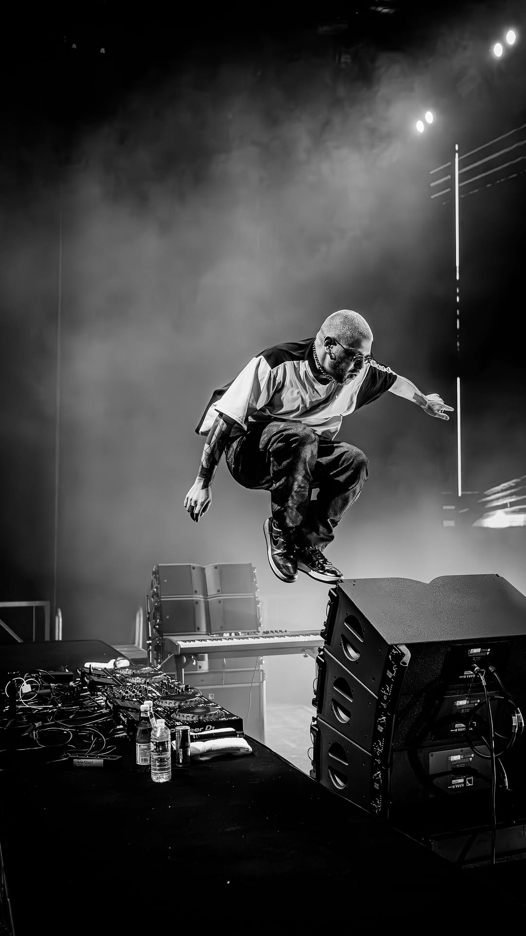 Mosimann rencontre Walshy Fire sur "Bad Man Sound" - Hands UP électro